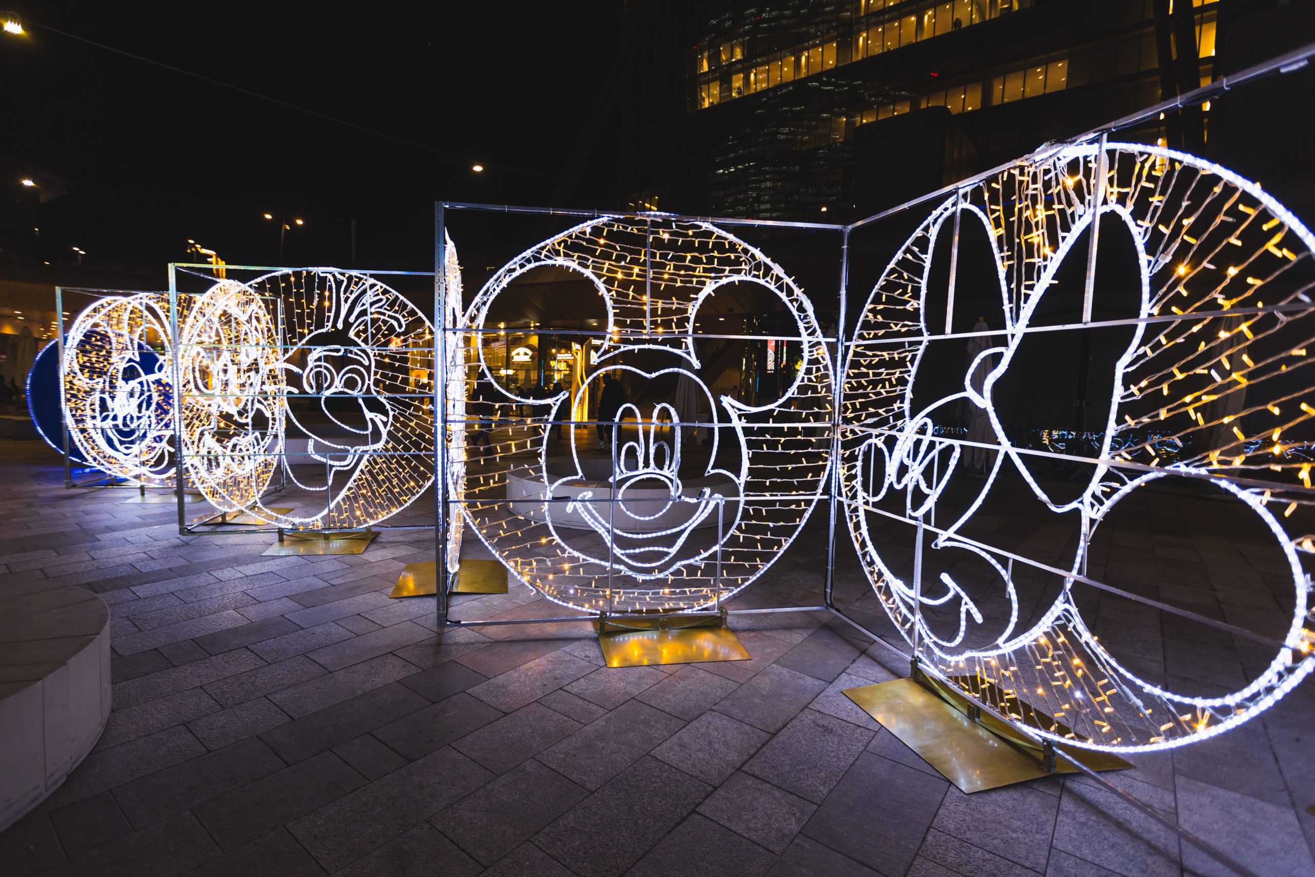 A Milano si accede l'Albero dei Desideri firmato Disney